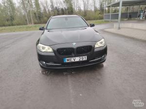 Melns BMW 520 2011 Naujoji Akmenė, ar dzinēja tilpumu 2.00 L un nobraukumu 270 tūkst. km par 6999 €, foto 3 vietnē AUTOMOTO.COM.LV