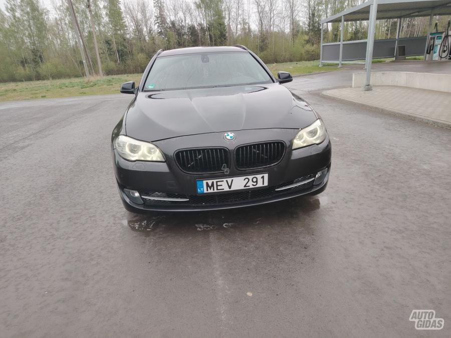 Melns BMW 520 2011 Naujoji Akmenė, ar dzinēja tilpumu 2.00 L un nobraukumu 270 tūkst. km par 6999 €, foto 3 vietnē AUTOMOTO.COM.LV
