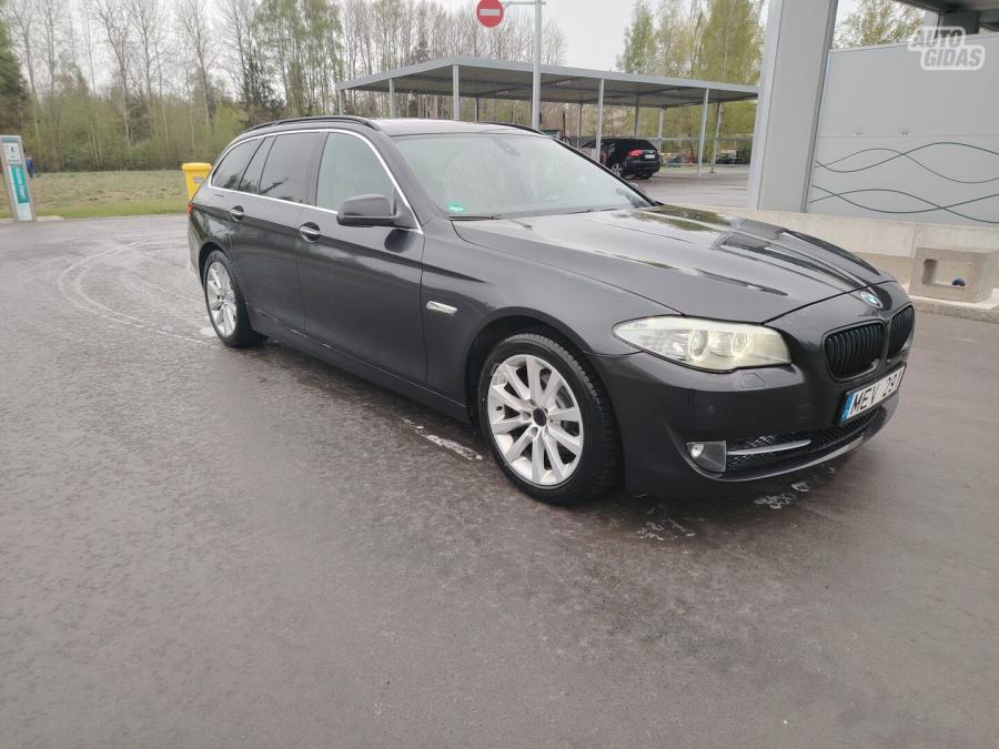 Melns BMW 520 2011 Naujoji Akmenė, ar dzinēja tilpumu 2.00 L un nobraukumu 270 tūkst. km par 6999 €, foto 6 vietnē AUTOMOTO.COM.LV