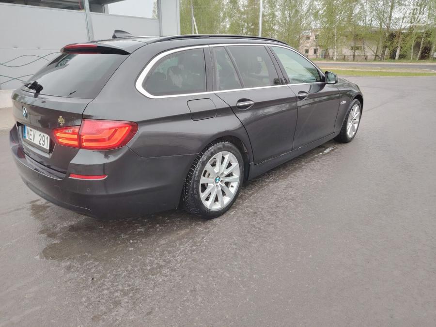 Melns BMW 520 2011 Naujoji Akmenė, ar dzinēja tilpumu 2.00 L un nobraukumu 270 tūkst. km par 6999 €, foto 8 vietnē AUTOMOTO.COM.LV