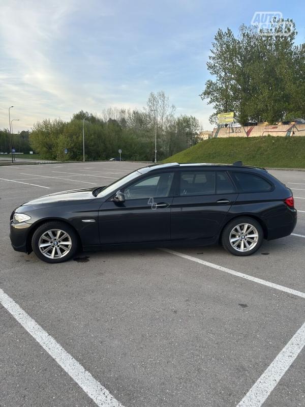 Melns BMW 520 2011 Šauļi, ar dzinēja tilpumu 2.00 L un nobraukumu 218 tūkst. km par 7750 €, foto 4 vietnē AUTOMOTO.COM.LV