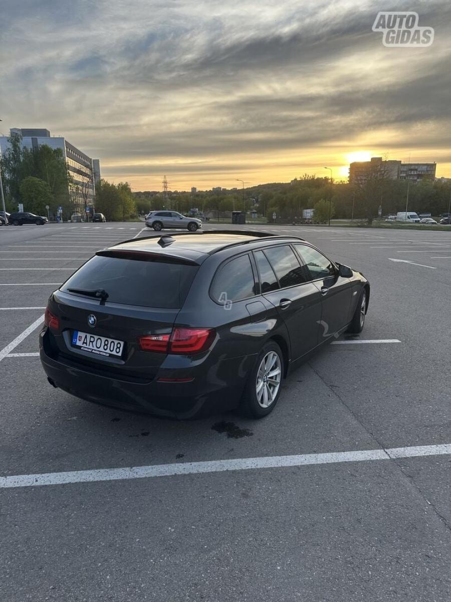 Melns BMW 520 2011 Šauļi, ar dzinēja tilpumu 2.00 L un nobraukumu 218 tūkst. km par 7750 €, foto 8 vietnē AUTOMOTO.COM.LV