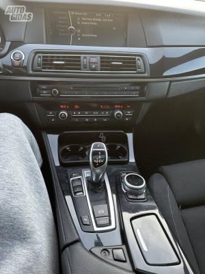 Melns BMW 520 2011 Šauļi, ar dzinēja tilpumu 2.00 L un nobraukumu 218 tūkst. km par 7750 €, foto 12 vietnē AUTOMOTO.COM.LV