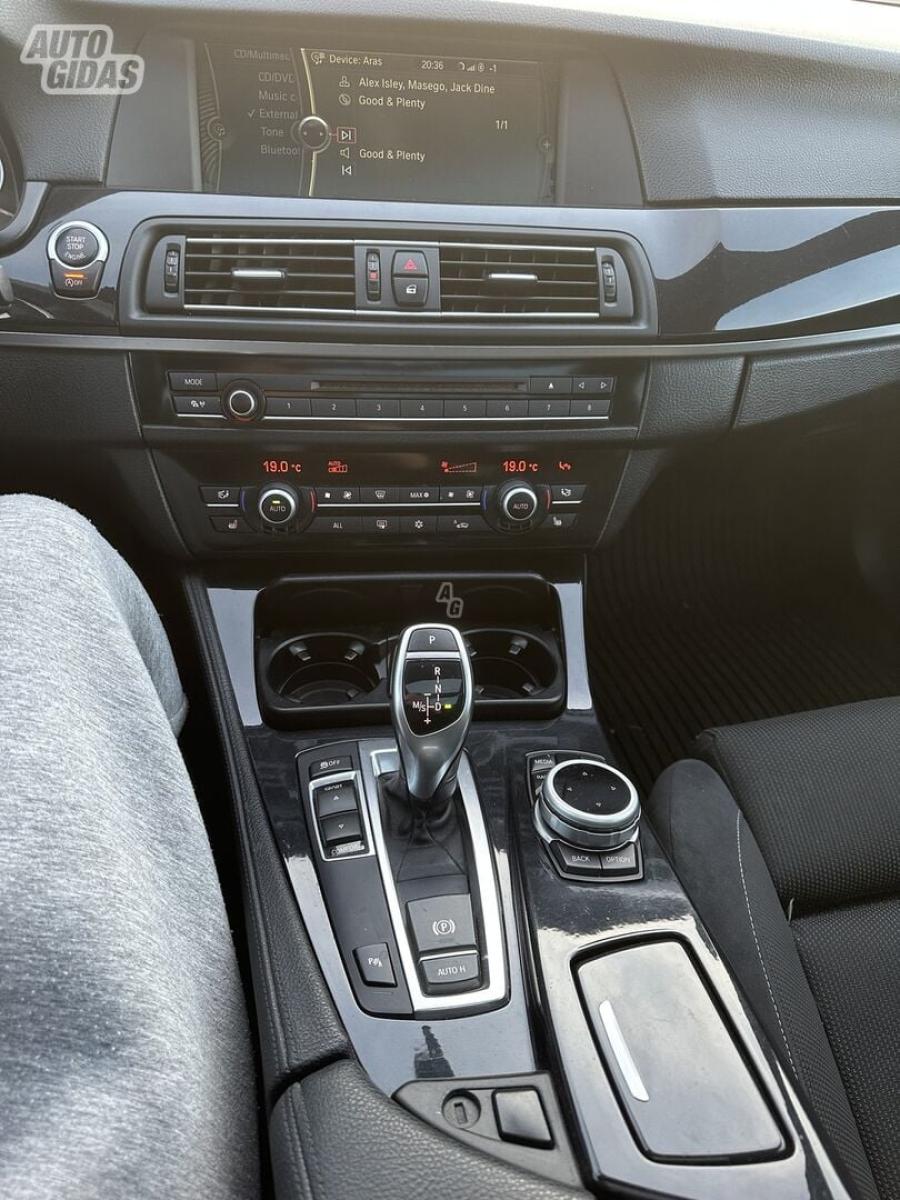 Melns BMW 520 2011 Šauļi, ar dzinēja tilpumu 2.00 L un nobraukumu 218 tūkst. km par 7750 €, foto 12 vietnē AUTOMOTO.COM.LV
