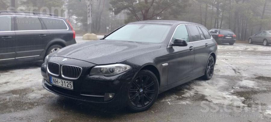Black BMW 520 2011 in Talsi, with an engine capacity of 2.00 L and mileage of 268 thousand km for 8300 €, photo 1 on AUTOMOTO.COM.LV