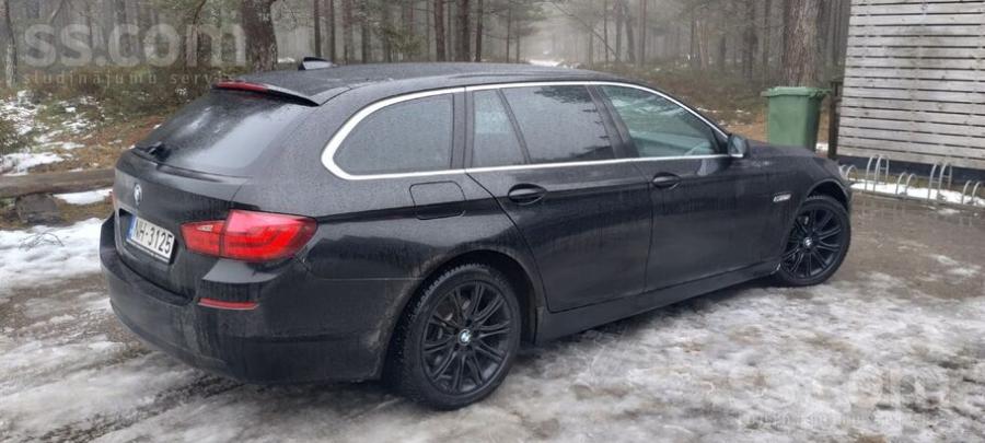 Black BMW 520 2011 in Talsi, with an engine capacity of 2.00 L and mileage of 268 thousand km for 8300 €, photo 4 on AUTOMOTO.COM.LV