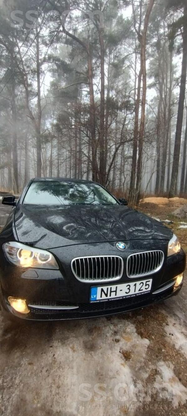 Black BMW 520 2011 in Talsi, with an engine capacity of 2.00 L and mileage of 268 thousand km for 8300 €, photo 4 on AUTOMOTO.COM.LV