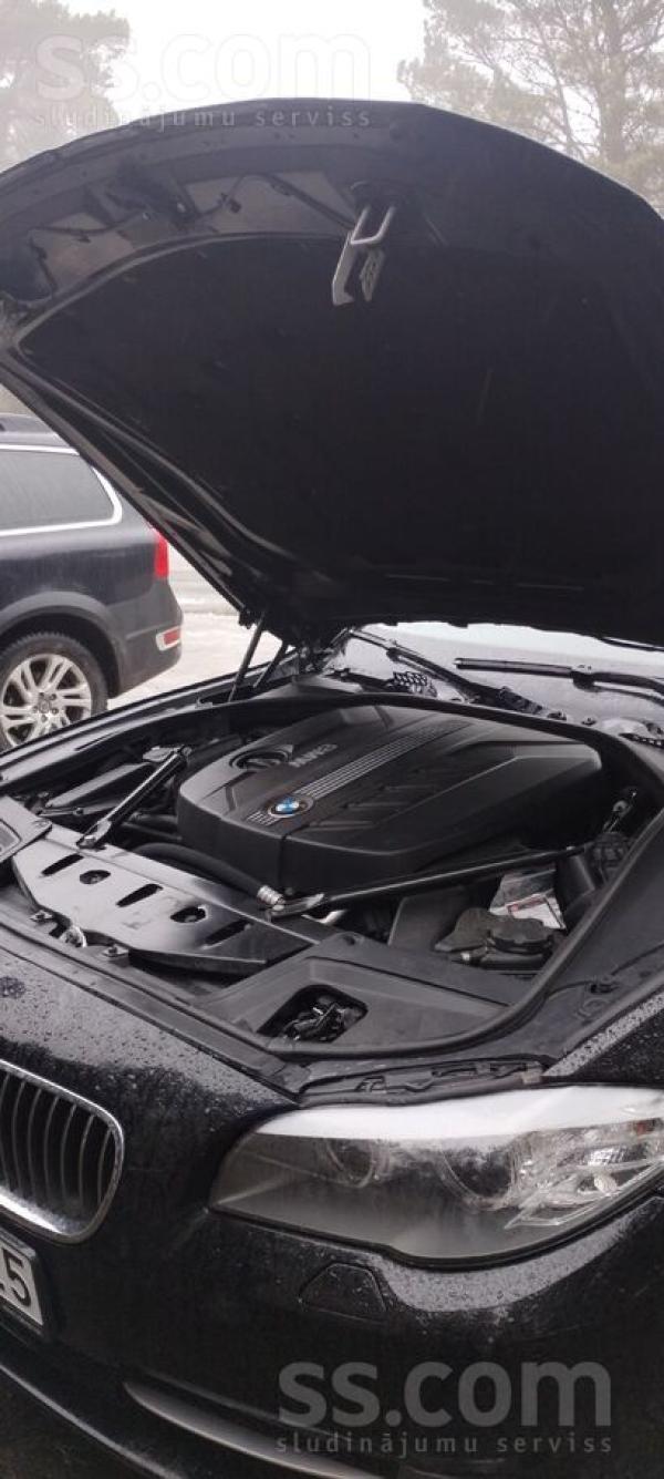 Black BMW 520 2011 in Talsi, with an engine capacity of 2.00 L and mileage of 268 thousand km for 8300 €, photo 5 on AUTOMOTO.COM.LV