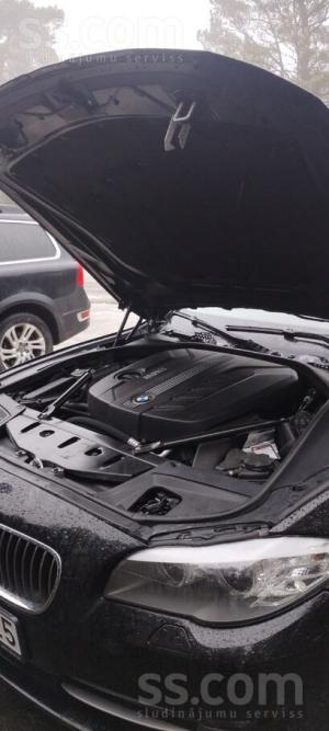 Black BMW 520 2011 in Talsi, with an engine capacity of 2.00 L and mileage of 268 thousand km for 8300 €, photo 6 on AUTOMOTO.COM.LV