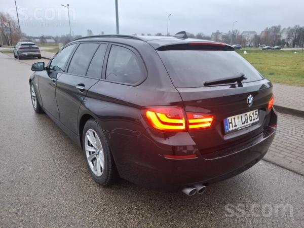 Black BMW 520 2011 in Liepaja, with an engine capacity of 2.00 L and mileage of 268 thousand km for 7400 €, photo 5 on AUTOMOTO.COM.LV