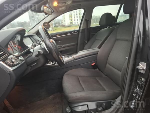Black BMW 520 2011 in Liepaja, with an engine capacity of 2.00 L and mileage of 268 thousand km for 7400 €, photo 9 on AUTOMOTO.COM.LV
