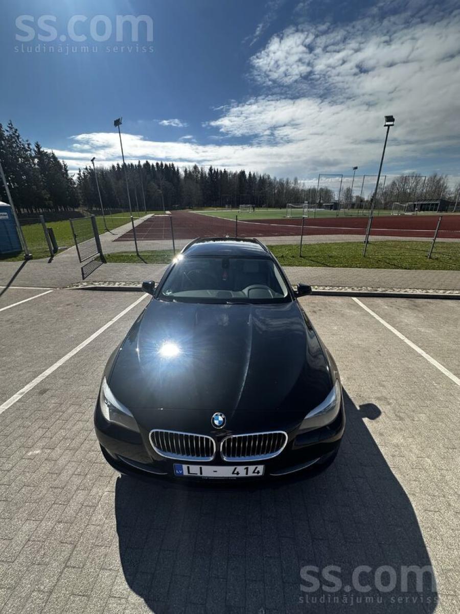 Melns BMW 520 2011 Saldus, ar dzinēja tilpumu 2.00 L un nobraukumu 291 tūkst. km par 8500 €, foto 9 vietnē AUTOMOTO.COM.LV