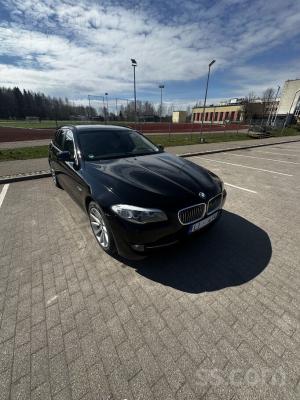 Melns BMW 520 2011 Saldus, ar dzinēja tilpumu 2.00 L un nobraukumu 291 tūkst. km par 8500 €, foto 10 vietnē AUTOMOTO.COM.LV
