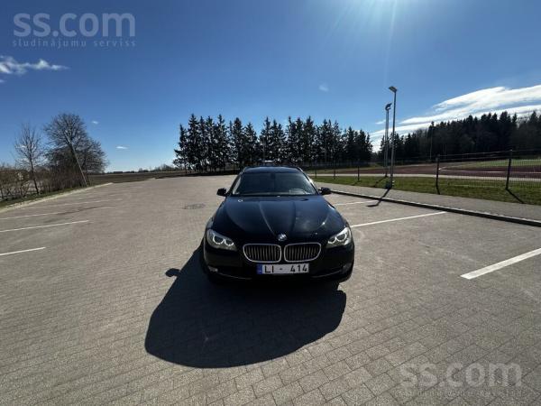 Black BMW 520 2011 in Saldus, with an engine capacity of 2.00 L and mileage of 291 thousand km for 8500 €, photo 10 on AUTOMOTO.COM.LV