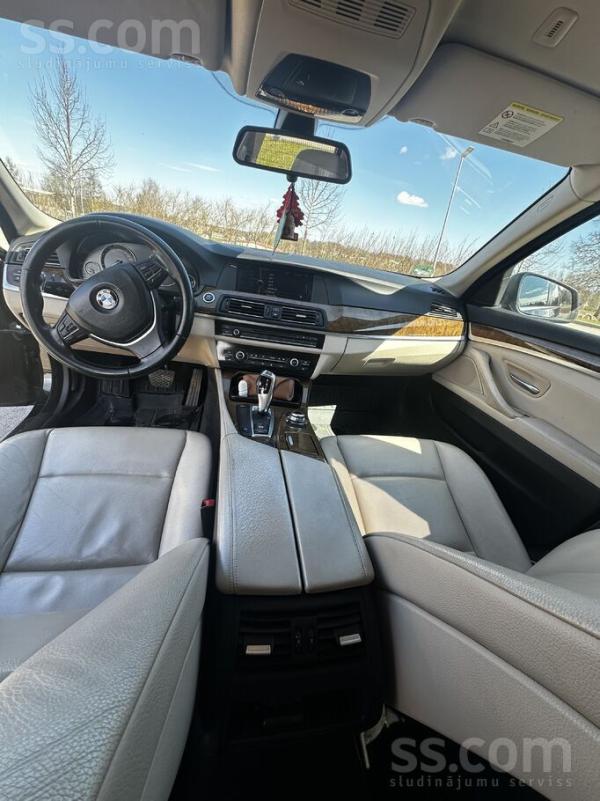 Black BMW 520 2011 in Saldus, with an engine capacity of 2.00 L and mileage of 291 thousand km for 8000 €, photo 6 on AUTOMOTO.COM.LV