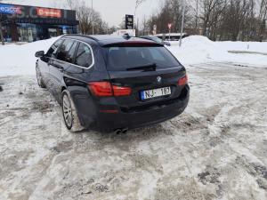 Black BMW 520 2011 in Riga, with an engine capacity of 2.00 L and mileage of 339 thousand km for 7500 €, photo 3 on AUTOMOTO.COM.LV