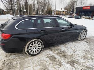 Black BMW 520 2011 in Riga, with an engine capacity of 2.00 L and mileage of 339 thousand km for 7500 €, photo 4 on AUTOMOTO.COM.LV