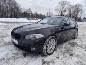 Black BMW 520 2011 in Riga, with an engine capacity of 2.00 L and mileage of 339 thousand km for 7500 €, photo 5 on AUTOMOTO.COM.LV