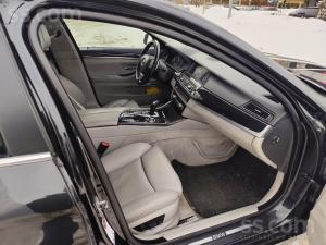 Black BMW 520 2011 in Riga, with an engine capacity of 2.00 L and mileage of 339 thousand km for 7500 €, photo 7 on AUTOMOTO.COM.LV