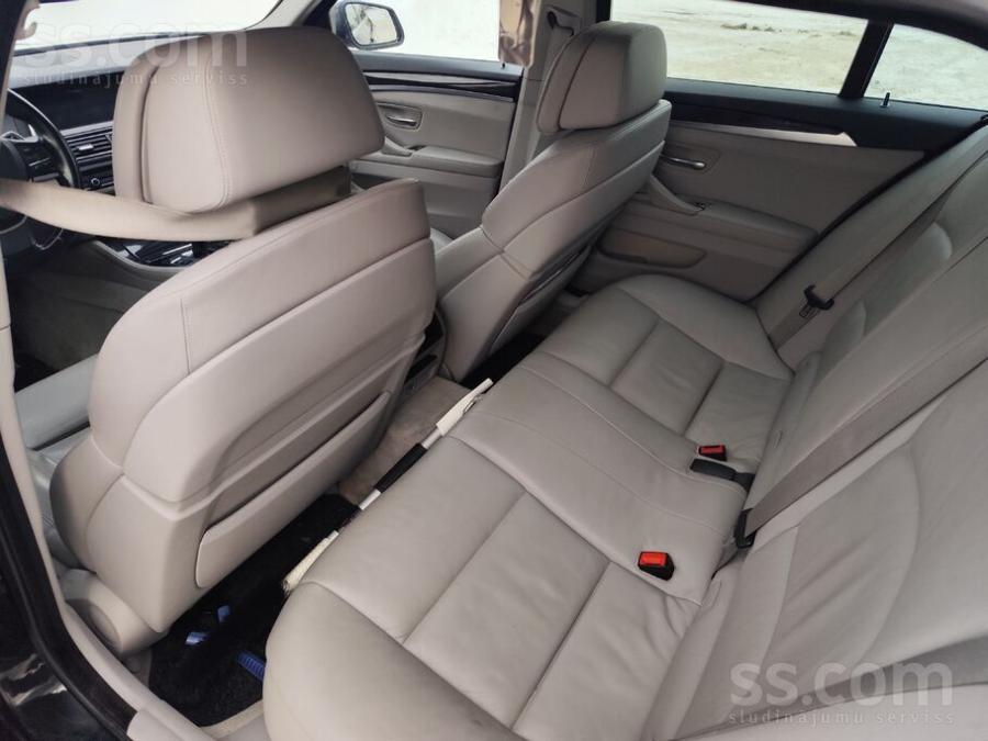 Black BMW 520 2011 in Riga, with an engine capacity of 2.00 L and mileage of 339 thousand km for 7500 €, photo 8 on AUTOMOTO.COM.LV
