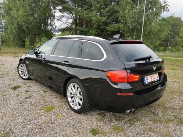 Black BMW 520 2011 in Kuldiga, with an engine capacity of 2.00 L and mileage of 271 thousand km for 10400 €, photo 4 on AUTOMOTO.COM.LV