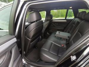 Melns BMW 520 2011 Kuldīga, ar dzinēja tilpumu 2.00 L un nobraukumu 271 tūkst. km par 10400 €, foto 7 vietnē AUTOMOTO.COM.LV