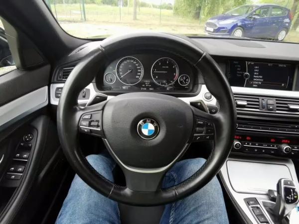 Black BMW 520 2011 in Kuldiga, with an engine capacity of 2.00 L and mileage of 271 thousand km for 10400 €, photo 8 on AUTOMOTO.COM.LV