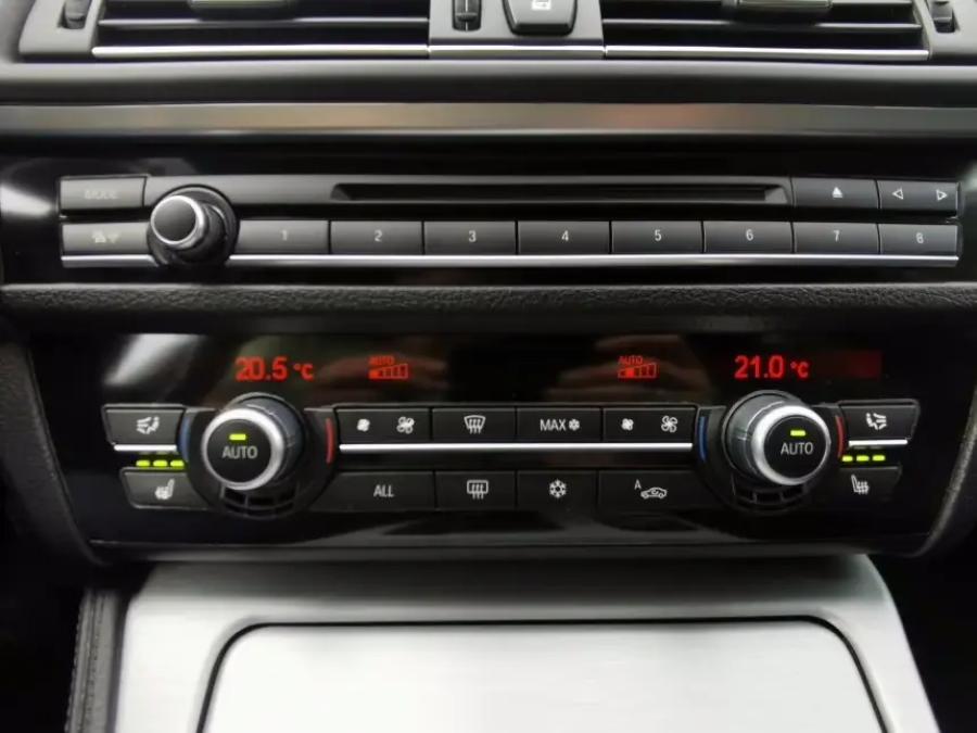 Melns BMW 520 2011 Kuldīga, ar dzinēja tilpumu 2.00 L un nobraukumu 271 tūkst. km par 10400 €, foto 14 vietnē AUTOMOTO.COM.LV