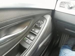 Melns BMW 520 2011 Kuldīga, ar dzinēja tilpumu 2.00 L un nobraukumu 271 tūkst. km par 10400 €, foto 15 vietnē AUTOMOTO.COM.LV