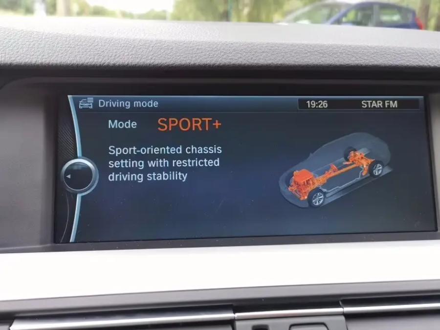 Melns BMW 520 2011 Kuldīga, ar dzinēja tilpumu 2.00 L un nobraukumu 271 tūkst. km par 10400 €, foto 29 vietnē AUTOMOTO.COM.LV