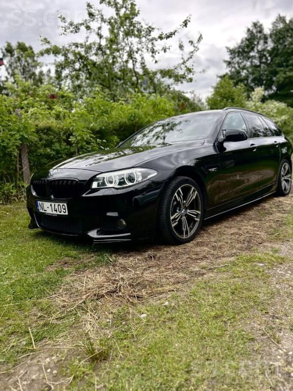 Black BMW 520 2011 in Riga, with an engine capacity of 2.00 L and mileage of 285 thousand km for 11500 €, photo 1 on AUTOMOTO.COM.LV