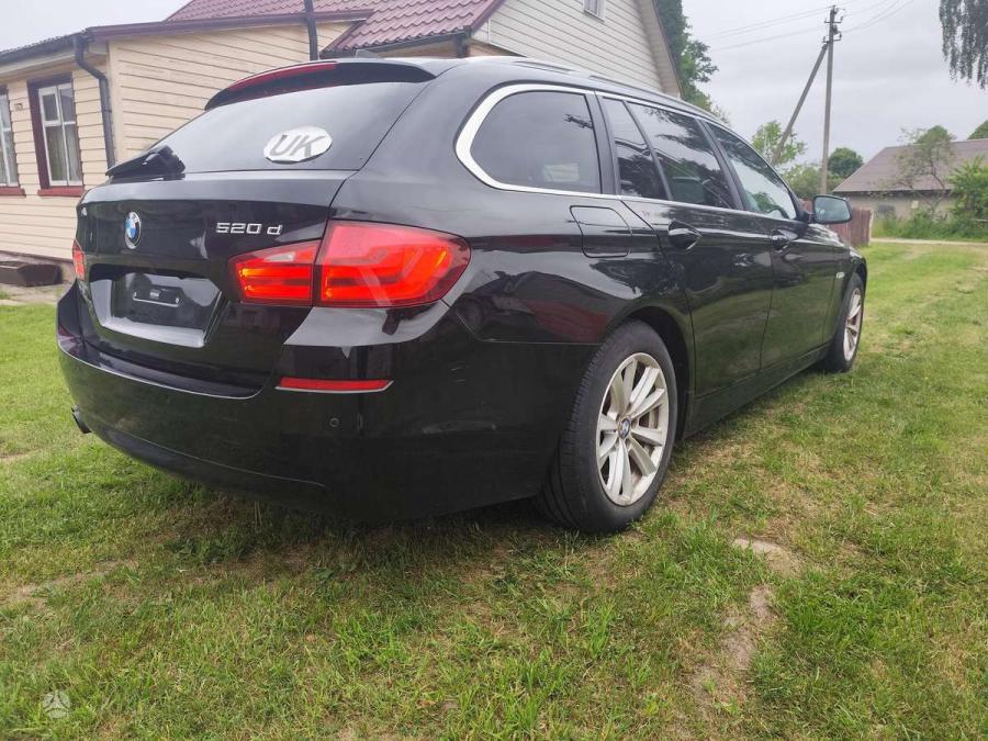 Black BMW 520 2011 in Silute, with an engine capacity of 2.00 L and mileage of 419 thousand km for 3500 €, photo 5 on AUTOMOTO.COM.LV