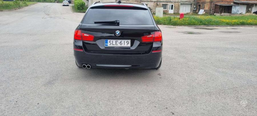 Black BMW 520 2011 in Siauliai, with an engine capacity of 2.00 L and mileage of 295 thousand km for 5999 €, photo 5 on AUTOMOTO.COM.LV