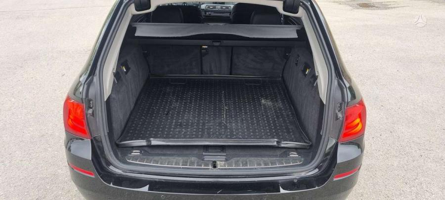 Black BMW 520 2011 in Siauliai, with an engine capacity of 2.00 L and mileage of 295 thousand km for 5999 €, photo 15 on AUTOMOTO.COM.LV