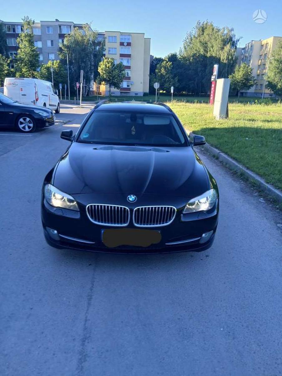 Melns BMW 520 2011 Panevēža, ar dzinēja tilpumu 2.00 L un nobraukumu 255 tūkst. km par 7800 €, foto 1 vietnē AUTOMOTO.COM.LV