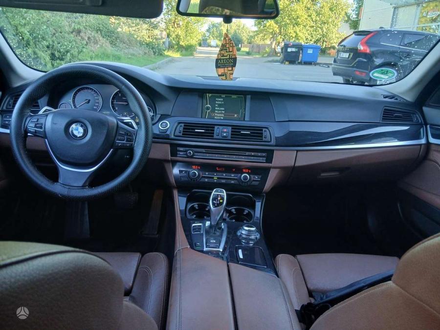 Melns BMW 520 2011 Panevēža, ar dzinēja tilpumu 2.00 L un nobraukumu 255 tūkst. km par 7800 €, foto 9 vietnē AUTOMOTO.COM.LV
