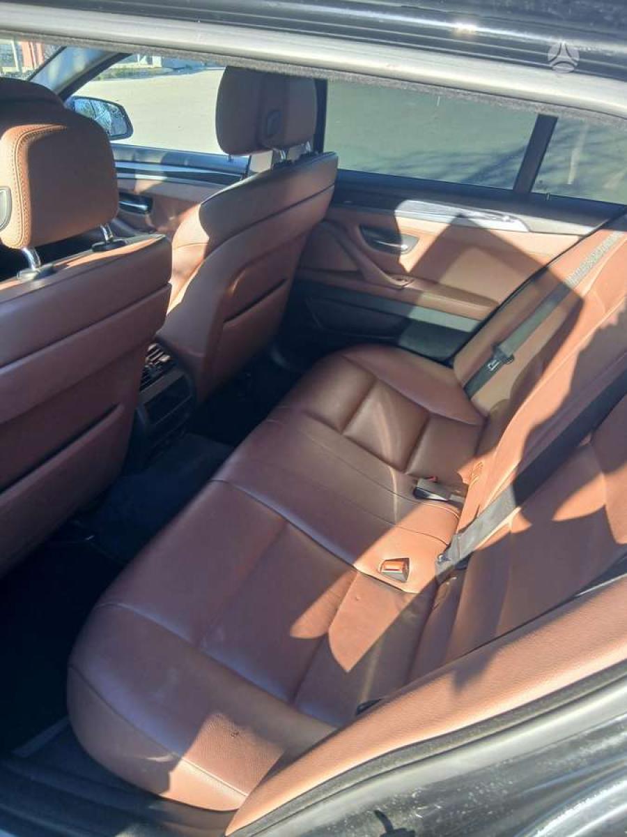 Melns BMW 520 2011 Panevēža, ar dzinēja tilpumu 2.00 L un nobraukumu 255 tūkst. km par 7800 €, foto 10 vietnē AUTOMOTO.COM.LV