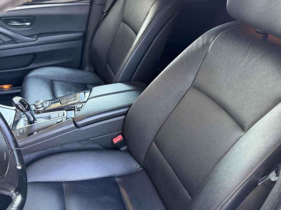 Melns BMW 520 2011 Kretinga, ar dzinēja tilpumu 2.00 L un nobraukumu 352 tūkst. km par 7999 €, foto 14 vietnē AUTOMOTO.COM.LV