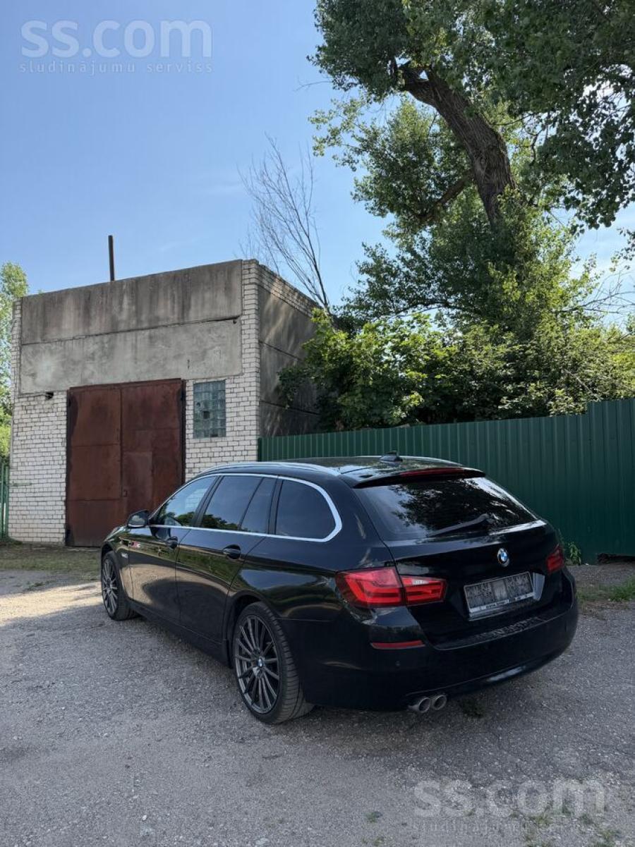 Melns BMW 520 2011 Daugavpils, ar dzinēja tilpumu 2.00 L un nobraukumu 308 tūkst. km par 7800 €, foto 5 vietnē AUTOMOTO.COM.LV