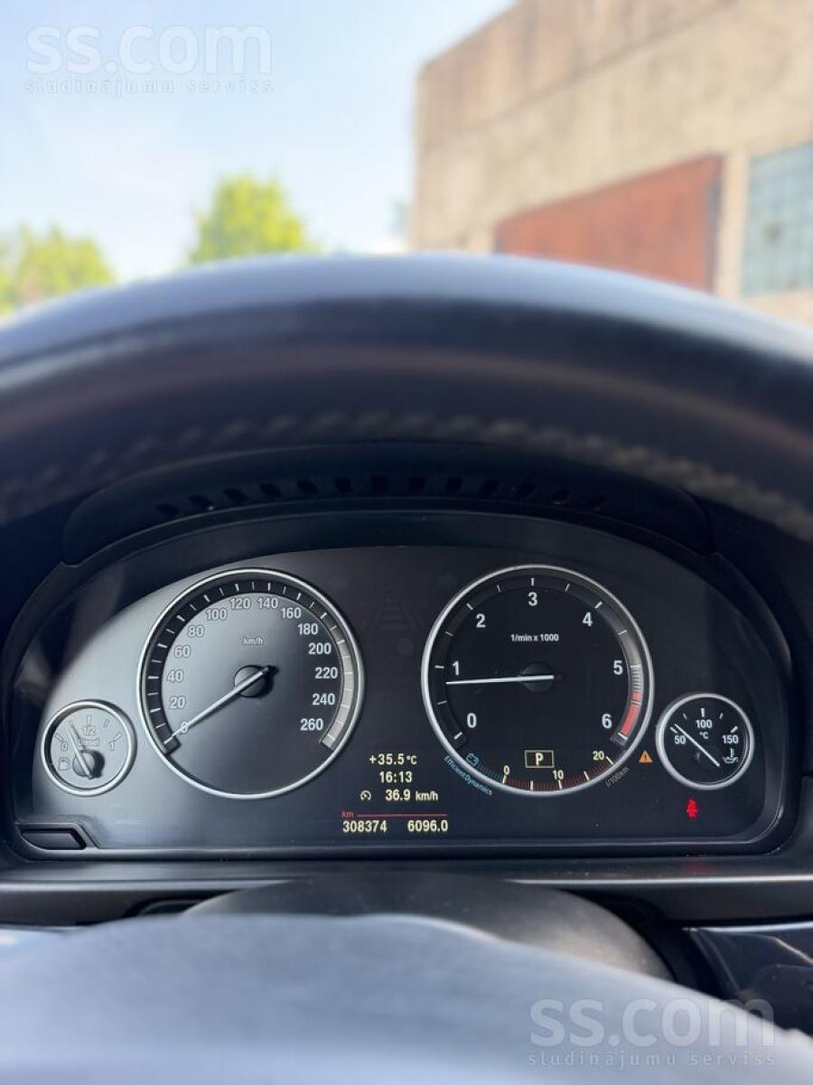 Melns BMW 520 2011 Daugavpils, ar dzinēja tilpumu 2.00 L un nobraukumu 308 tūkst. km par 7800 €, foto 18 vietnē AUTOMOTO.COM.LV