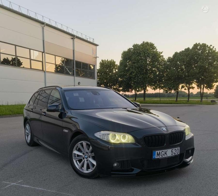 Black BMW 520 2011 in Kaunas, with an engine capacity of 2.00 L and mileage of 326 thousand km for 11000 €, photo 1 on AUTOMOTO.COM.LV
