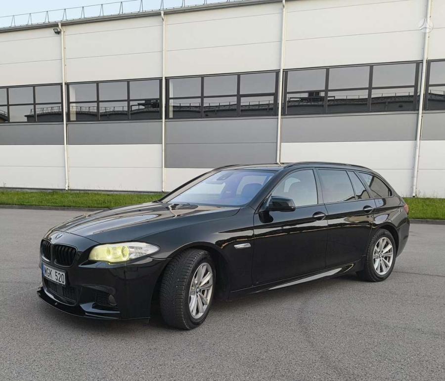 Black BMW 520 2011 in Kaunas, with an engine capacity of 2.00 L and mileage of 326 thousand km for 11000 €, photo 4 on AUTOMOTO.COM.LV