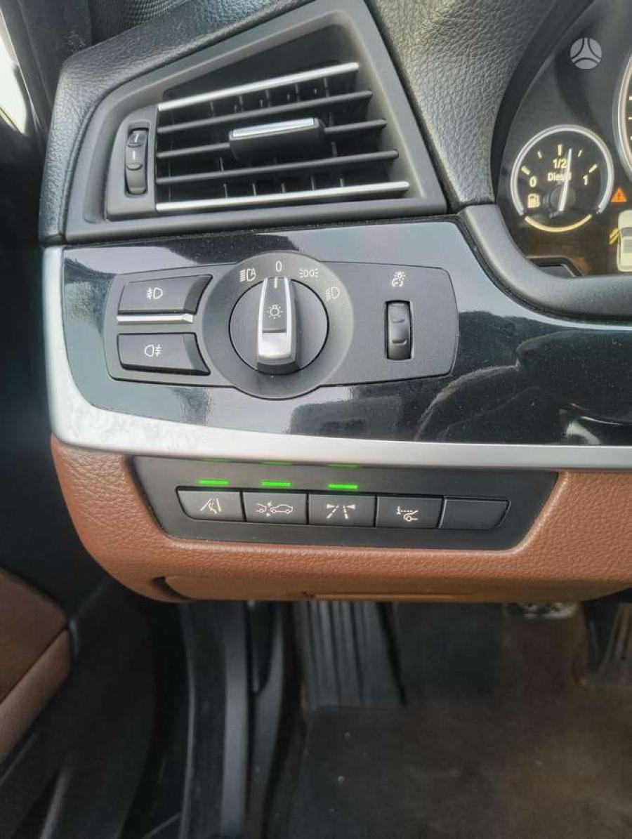 Black BMW 520 2011 in Kaunas, with an engine capacity of 2.00 L and mileage of 326 thousand km for 11000 €, photo 12 on AUTOMOTO.COM.LV
