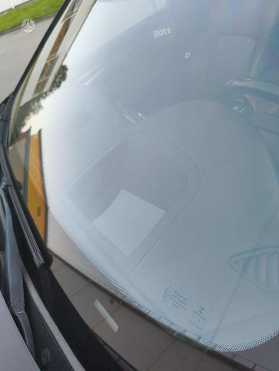 Black BMW 520 2011 in Kaunas, with an engine capacity of 2.00 L and mileage of 326 thousand km for 11000 €, photo 14 on AUTOMOTO.COM.LV