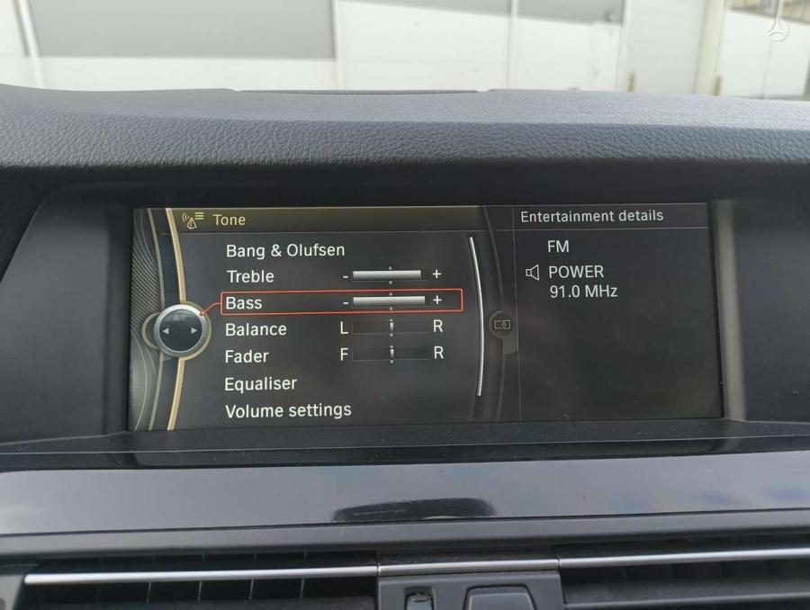 Black BMW 520 2011 in Kaunas, with an engine capacity of 2.00 L and mileage of 326 thousand km for 11000 €, photo 16 on AUTOMOTO.COM.LV