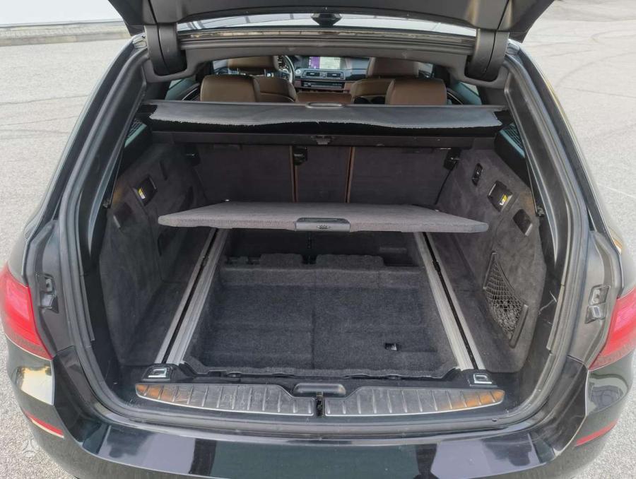 Black BMW 520 2011 in Kaunas, with an engine capacity of 2.00 L and mileage of 326 thousand km for 11000 €, photo 18 on AUTOMOTO.COM.LV