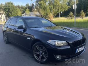 Melns BMW 520 2011 Rīga, ar dzinēja tilpumu 2.00 L un nobraukumu 285 tūkst. km par 6990 €, foto  vietnē AUTOMOTO.COM.LV