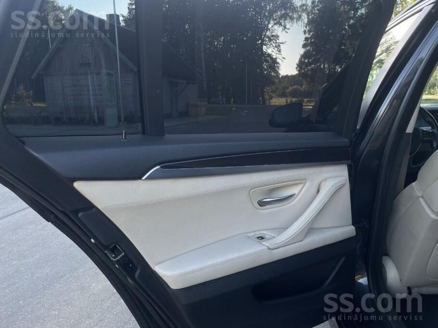 Melns BMW 520 2011 Rīga, ar dzinēja tilpumu 2.00 L un nobraukumu 285 tūkst. km par 6990 €, foto 18 vietnē AUTOMOTO.COM.LV
