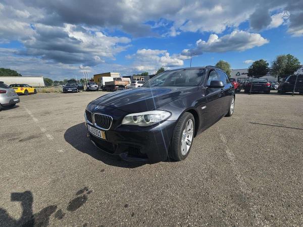 Black BMW 520 2011 in Kaunas, with an engine capacity of 2.00 L and mileage of 299 thousand km for 8350 €, photo 2 on AUTOMOTO.COM.LV