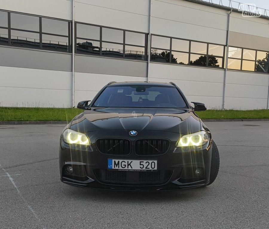 Melns BMW 520 2011 Kauņa, ar dzinēja tilpumu 2.00 L un nobraukumu 326 tūkst. km par 11000 €, foto 3 vietnē AUTOMOTO.COM.LV